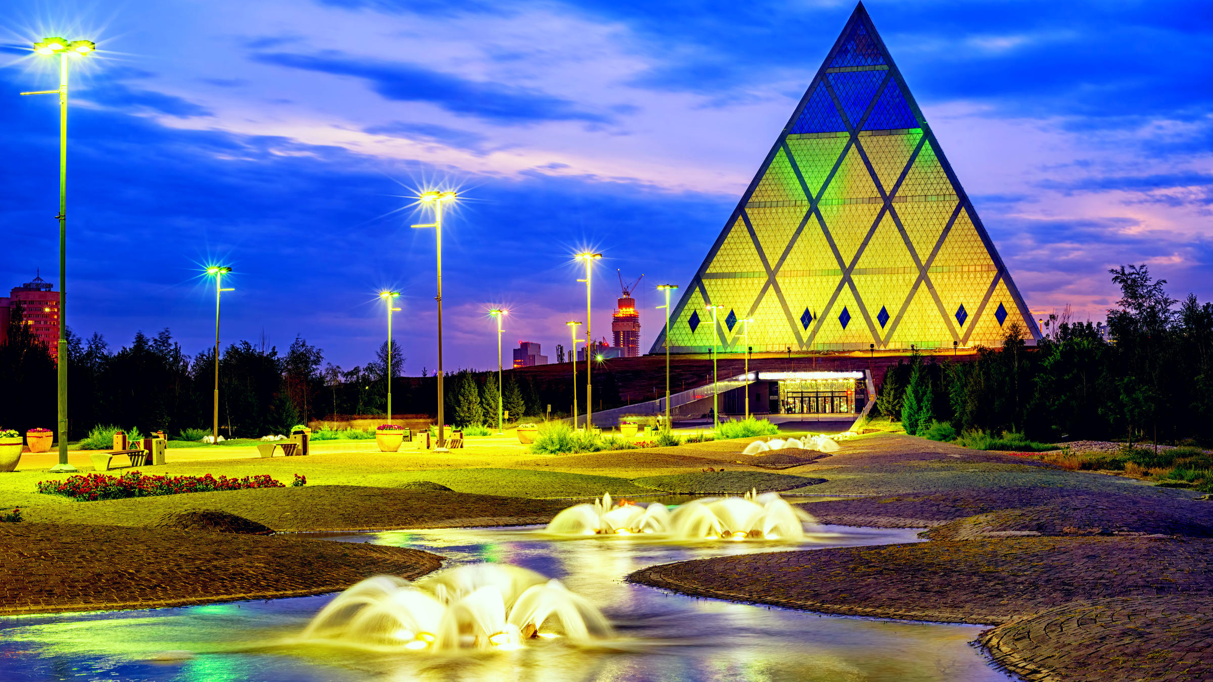 Новый многоязычный телеканал в Казахстане - ObOb.TV - Обозрение оборудования и броадкастинга